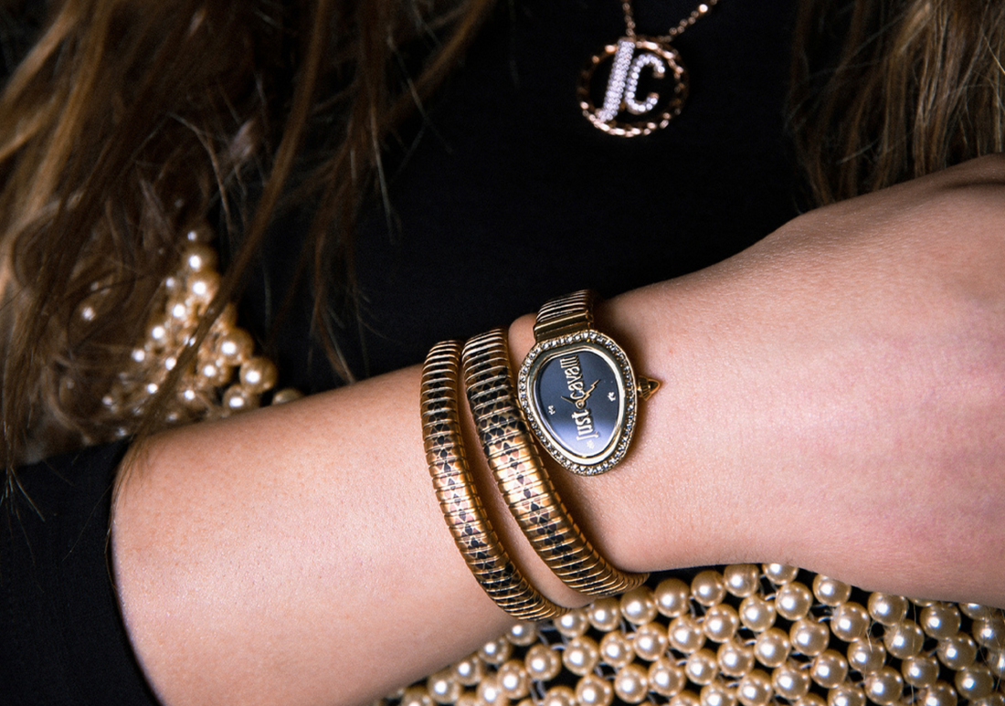 Discover the best selection of watches and fashion accessories – i-Watch